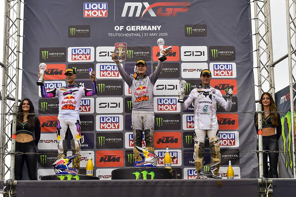 Watch: Fox Raceway Pro Motocross [450] Trackside Highlights - Motocross