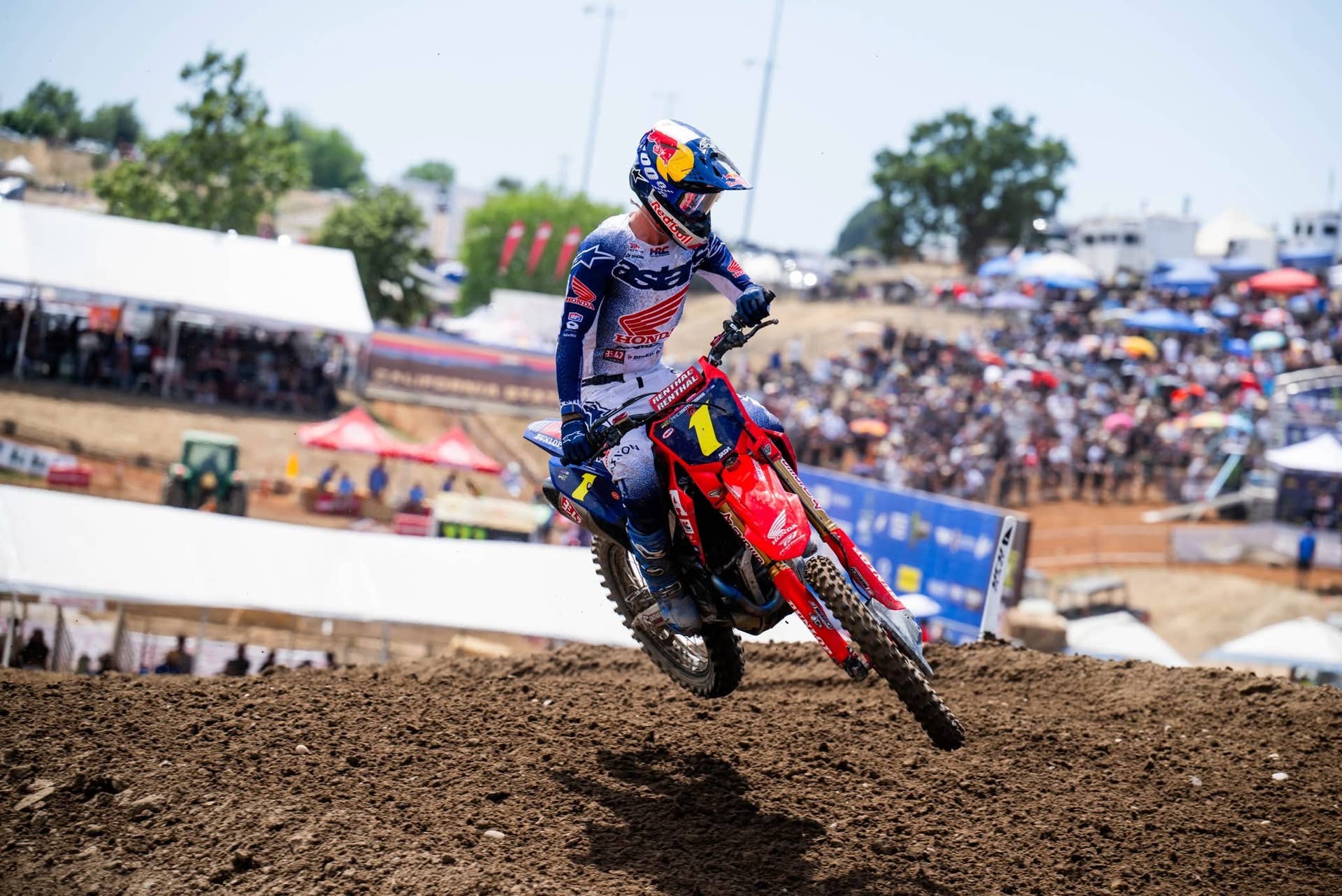 Watch: Jett Lawrence Wins the 2025 Motocross Championship - Motocross