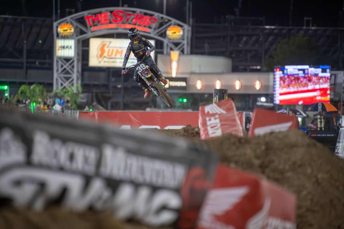 Pierce Brown Earns Maiden Win at 250SMX Finale Las Vegas - Motocross