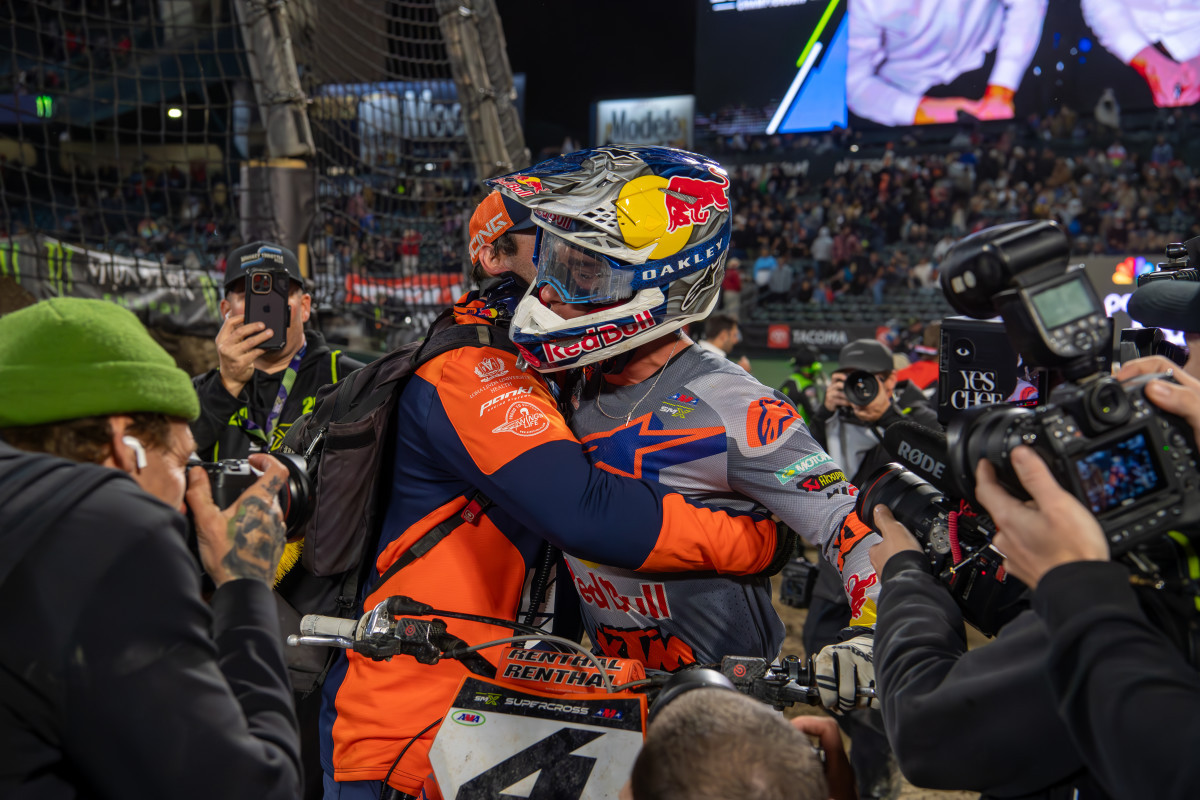 Race Report: Sexton and Shimoda Strike First! Anaheim 1 2025 - Motocross