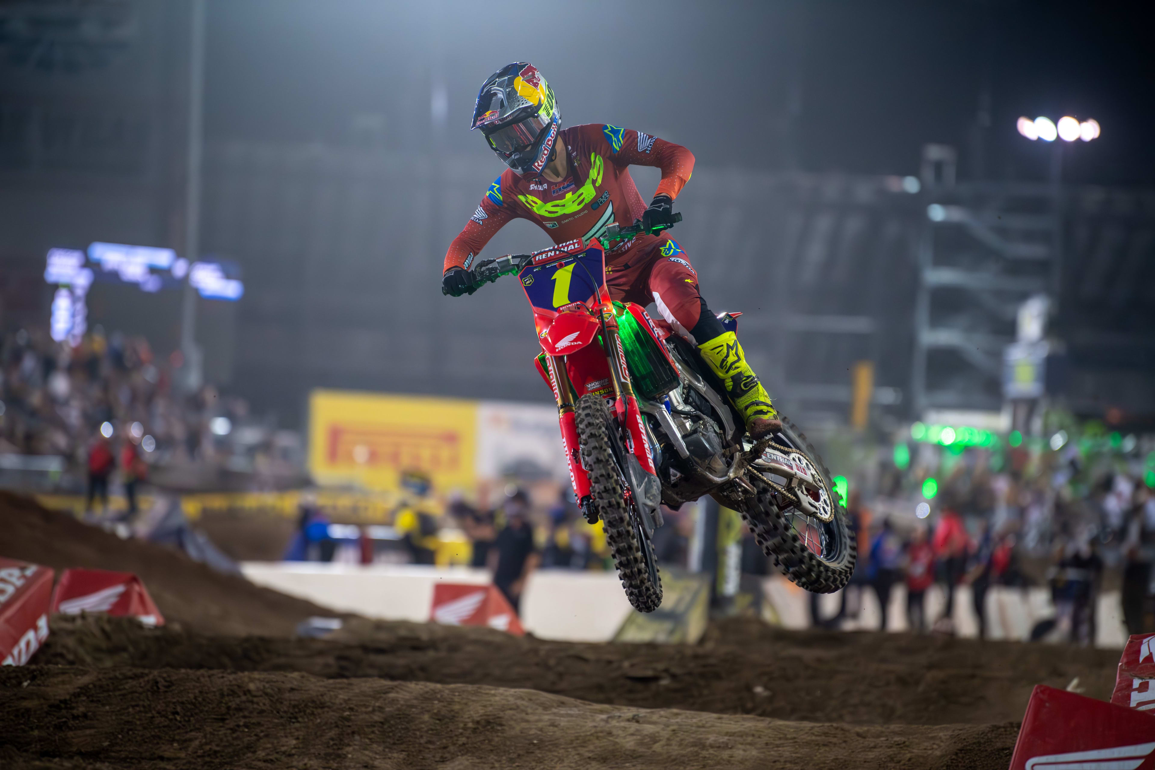 Race Report: SuperMotocross World Championship Las Vegas - Motocross